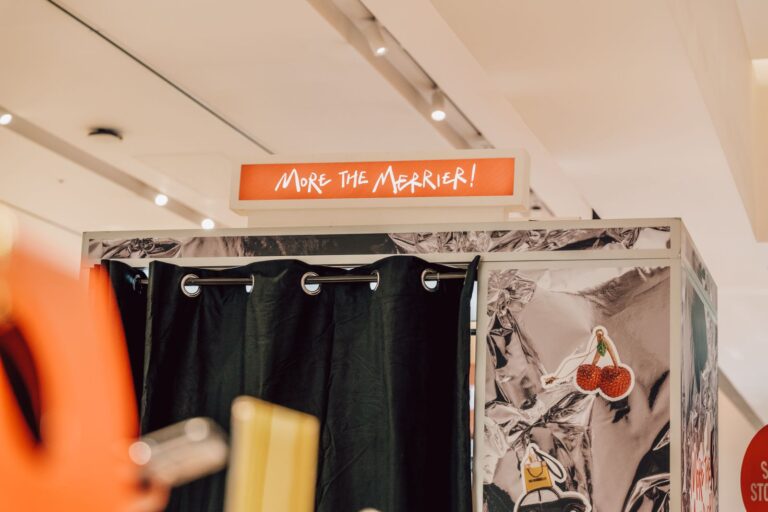 Megabooth Photo Booths | Creative Photographic Experiences